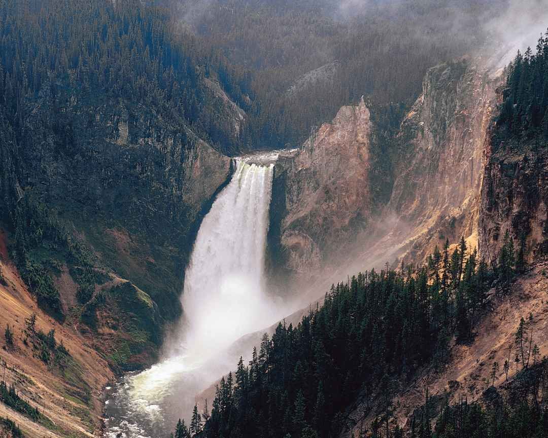 Yellowstone National Park - A Visitor's Guide - National Parks Guide